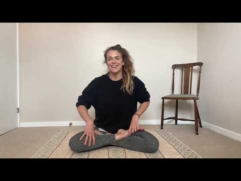 Lower leg compensation whilst sitting cross legged | Posture Ellie