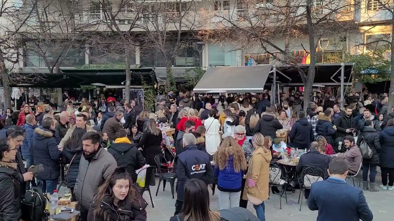 Τσικνοπέμπτη: Του... δίνουν και καταλαβαίνει οι Λαρισαίοι - Απέραντο ...