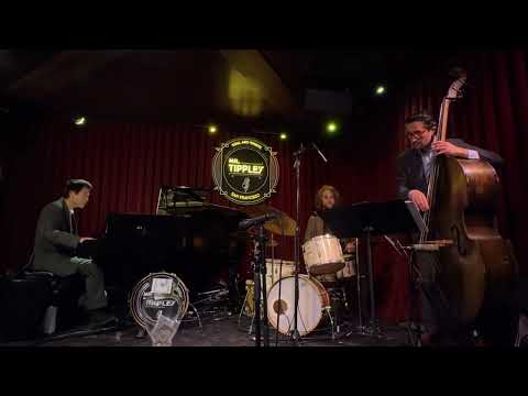 New Rhumba performed by the Benny Amón Trio at Mr. Tipples