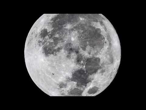 How to pronounce the word " Moon "