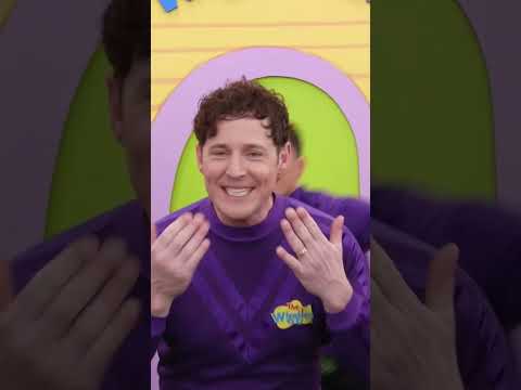 Ring-A-Ring O’ Rosy 🌸 #thewiggles #dance #shorts #kids #nurseryrhyme