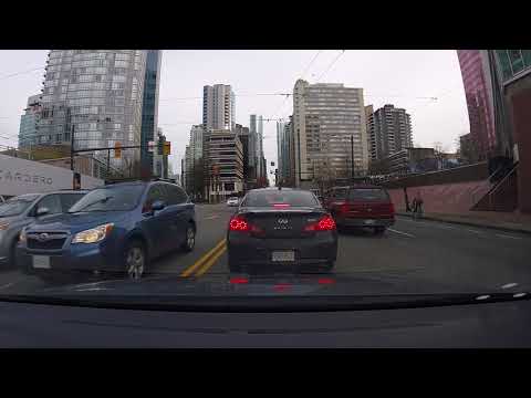 (RAW) Two-lens protected-permissive left turn signal -- Georgia @ Pender, Vancouver, BC