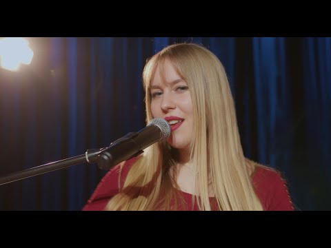 Michele Mahn - Sleepless Nights (Official Music Video)