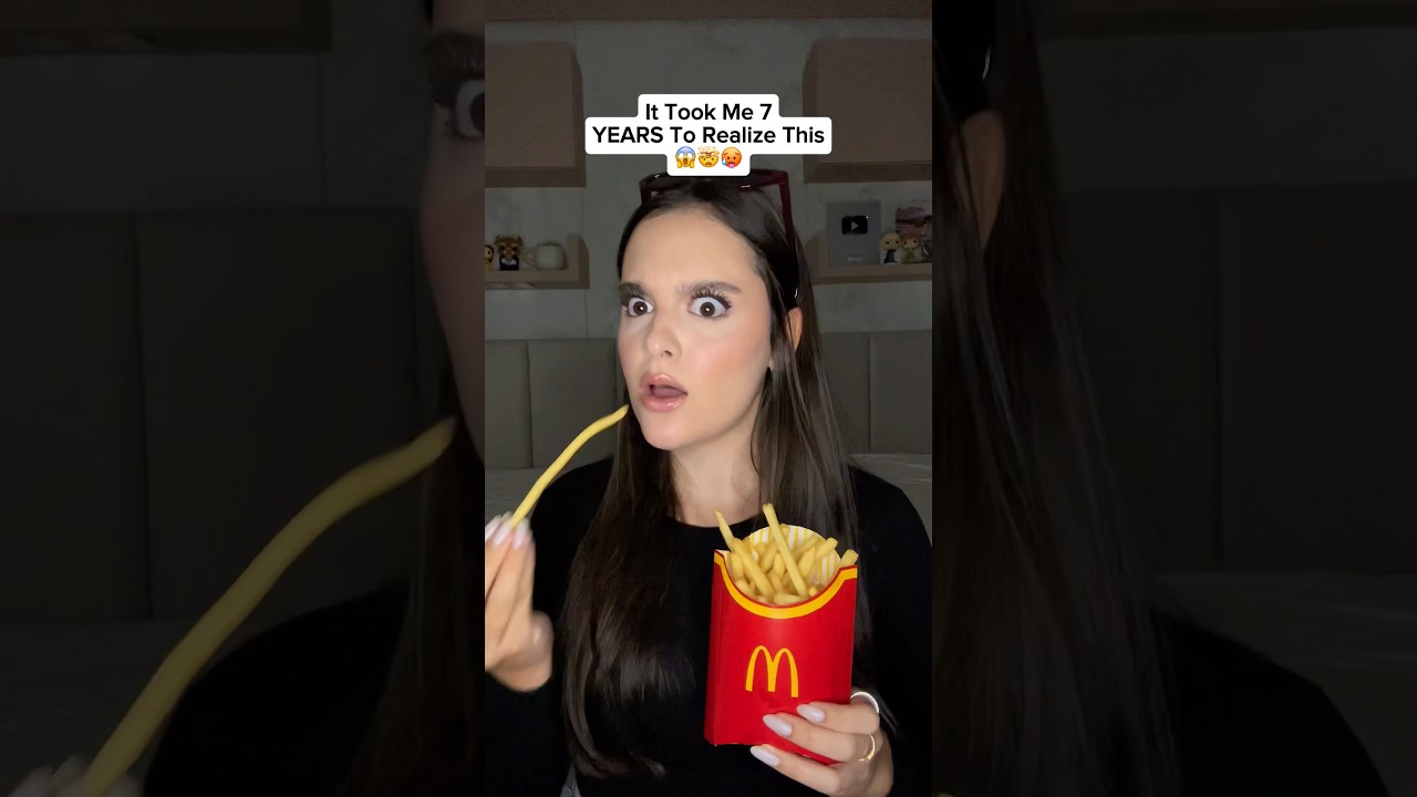 It took me 7 years to notice these Eastereggs😱🤯#toystory #disney #mistery #theory #mystery