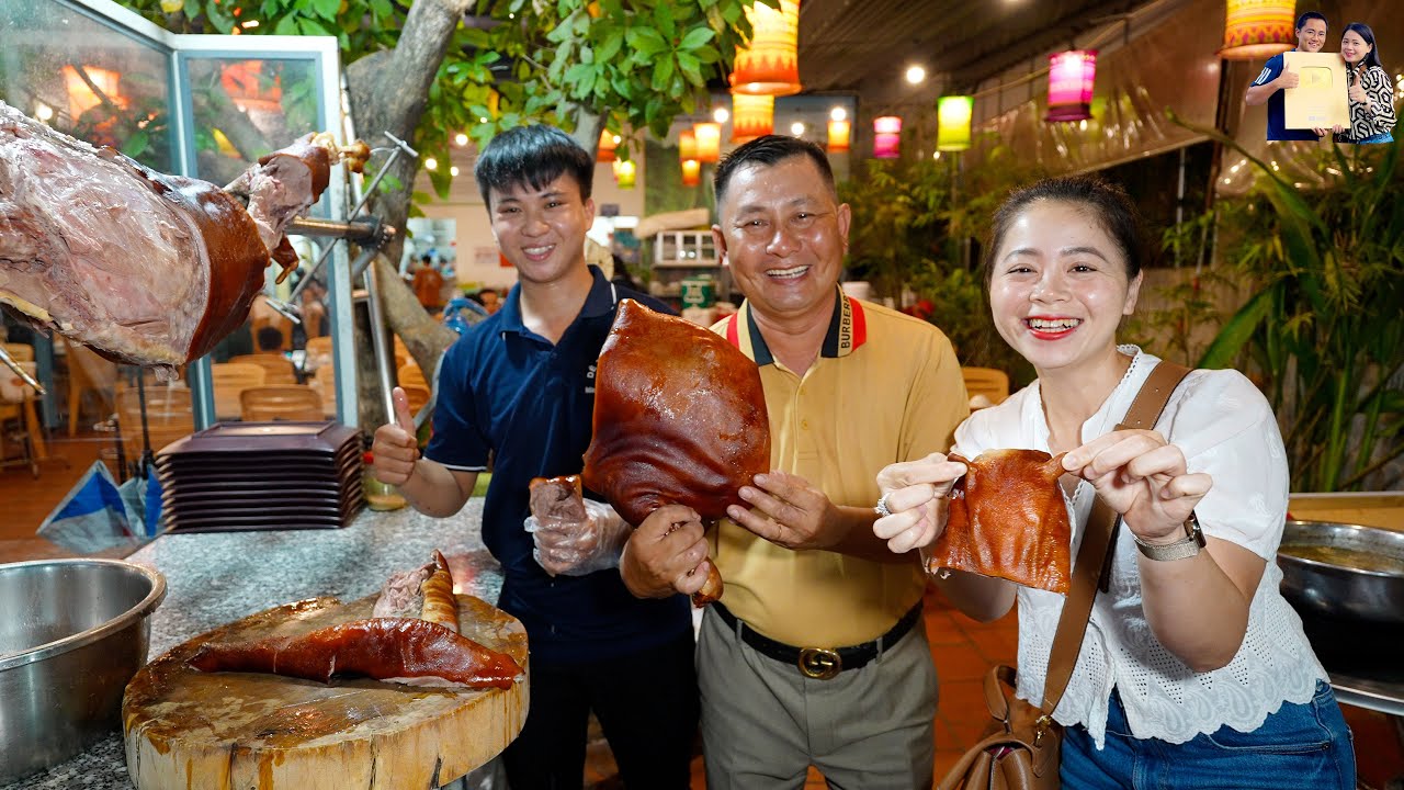 Eat Roasted Goat with delicious dishes on Vietnamese Women's Day October 20 in Saigon