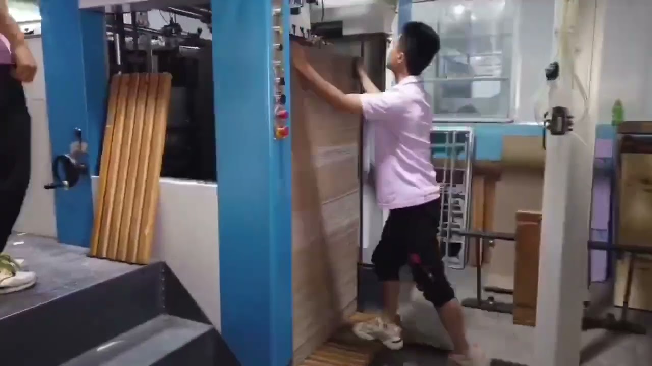 Experience Holidaypac Packaging & Cardboard Display Excellence | Custom Printed Boxes & Retail Stand