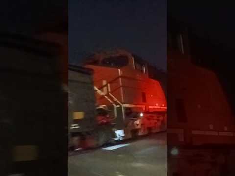 CN L548 with a nice horn passing in Boucherville, Qc!!! #hornsalute/#hornshow #cn548 #railway #train