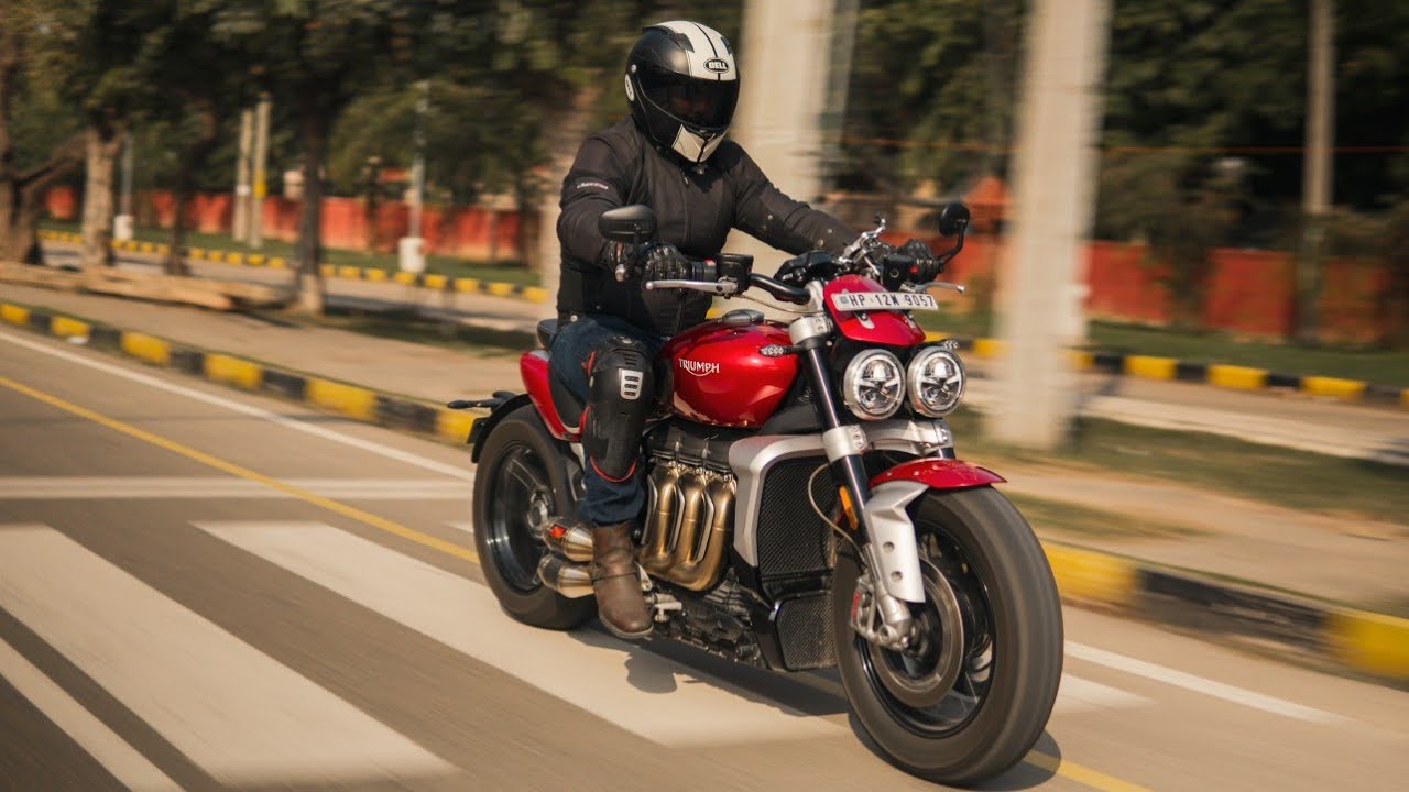 triumph rocket 3 r - world's largest production motorcycle engine