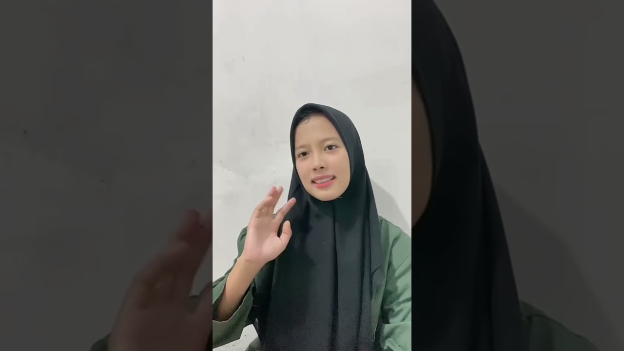 Dliya Nazla Amalia (23210055) - Sinopsis Buku Novel Cantik Itu Luka