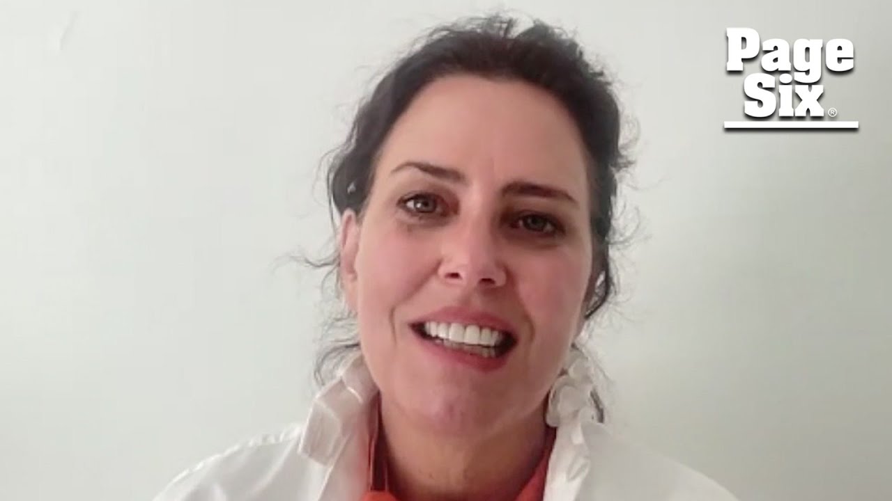 Ione Skye tried to seduce Keanu Reeves on her first movie