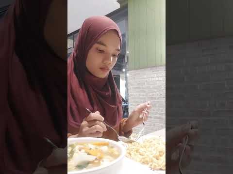 Nyobain I Fu Mie menu viral solaria