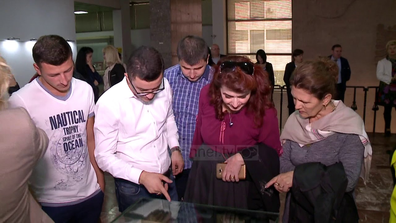 Ekspozitë me koleksionin e vulave - Top Channel