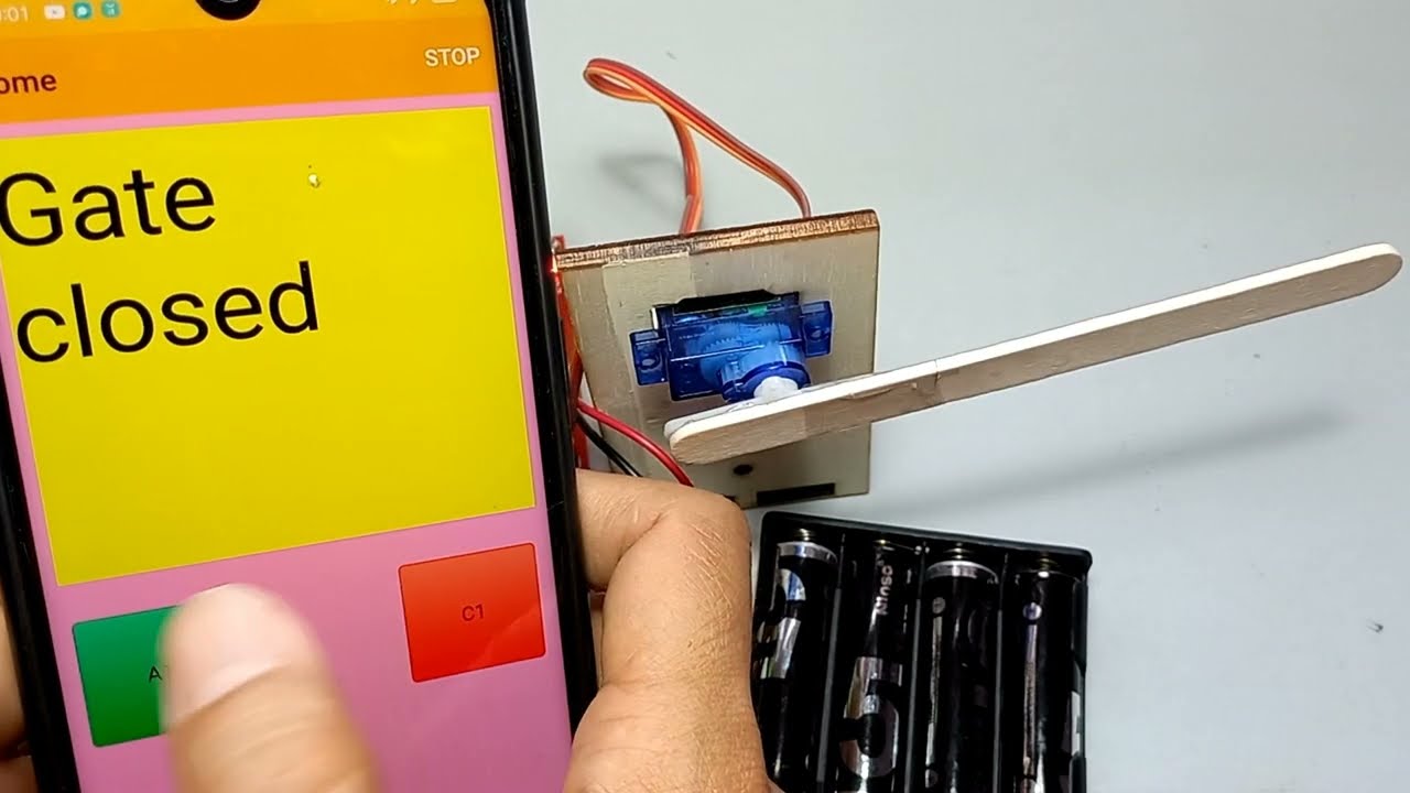 Magnetcode Lesson 19c: Autogate with remote control