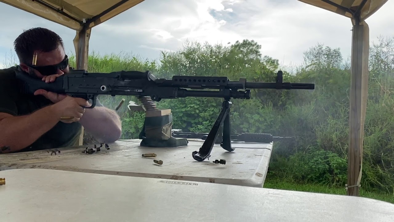 M240 belt fed machine gun full auto select fire