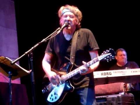 Jefferson Airplane founder Paul Kantner dies aged 74 - The Mirror