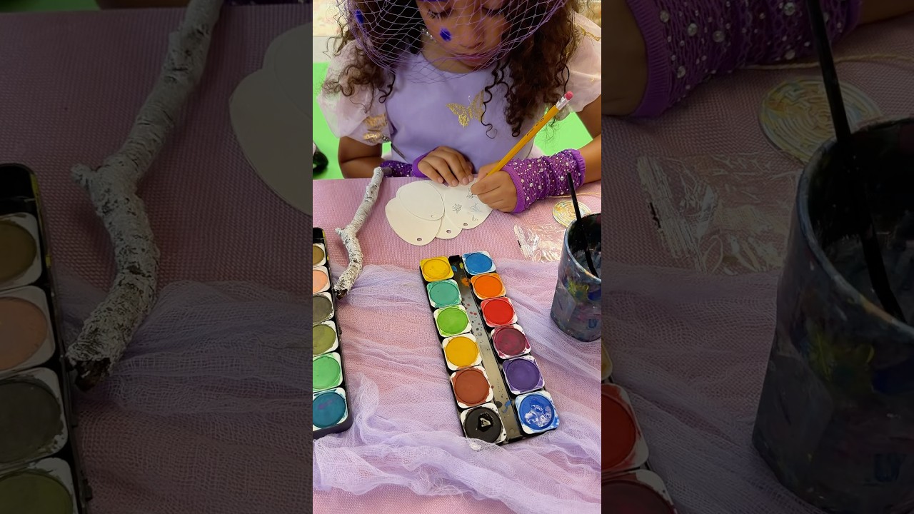 ⚠️⛔️Tiny Artist at Work ⚠️What’s a tea party without a little painting🎨🎨 #painting #paint #party