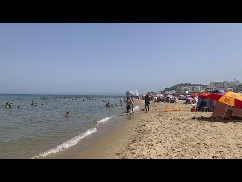 Tunisia swelters in record temperatures