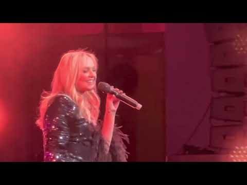Emma performs solo Spice Girls medley at Christmas concert! - Music ...