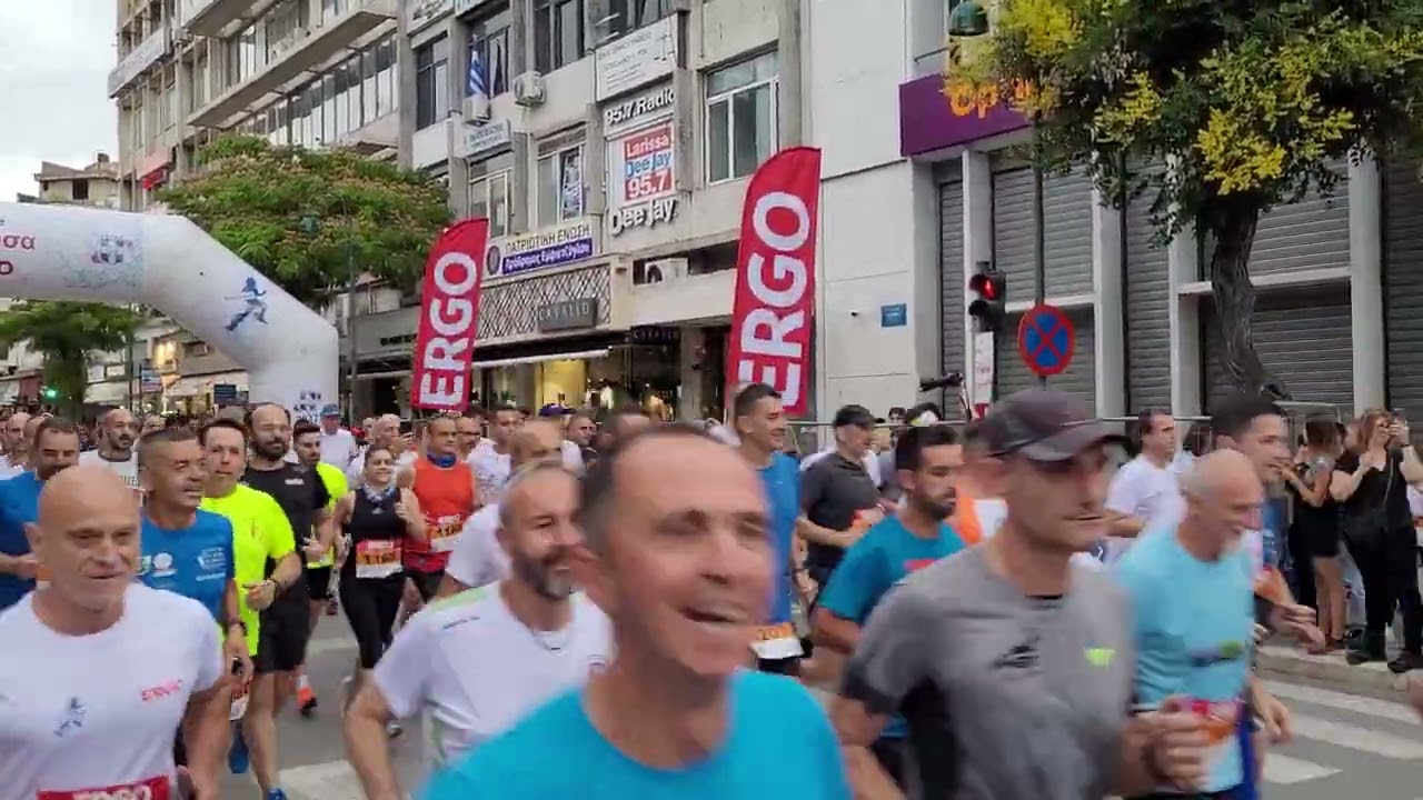 Δεκάδες Λαρισαίοι έτρεξαν στο νυχτερινό αγώνα Run Greece – Την εκκίνηση ...