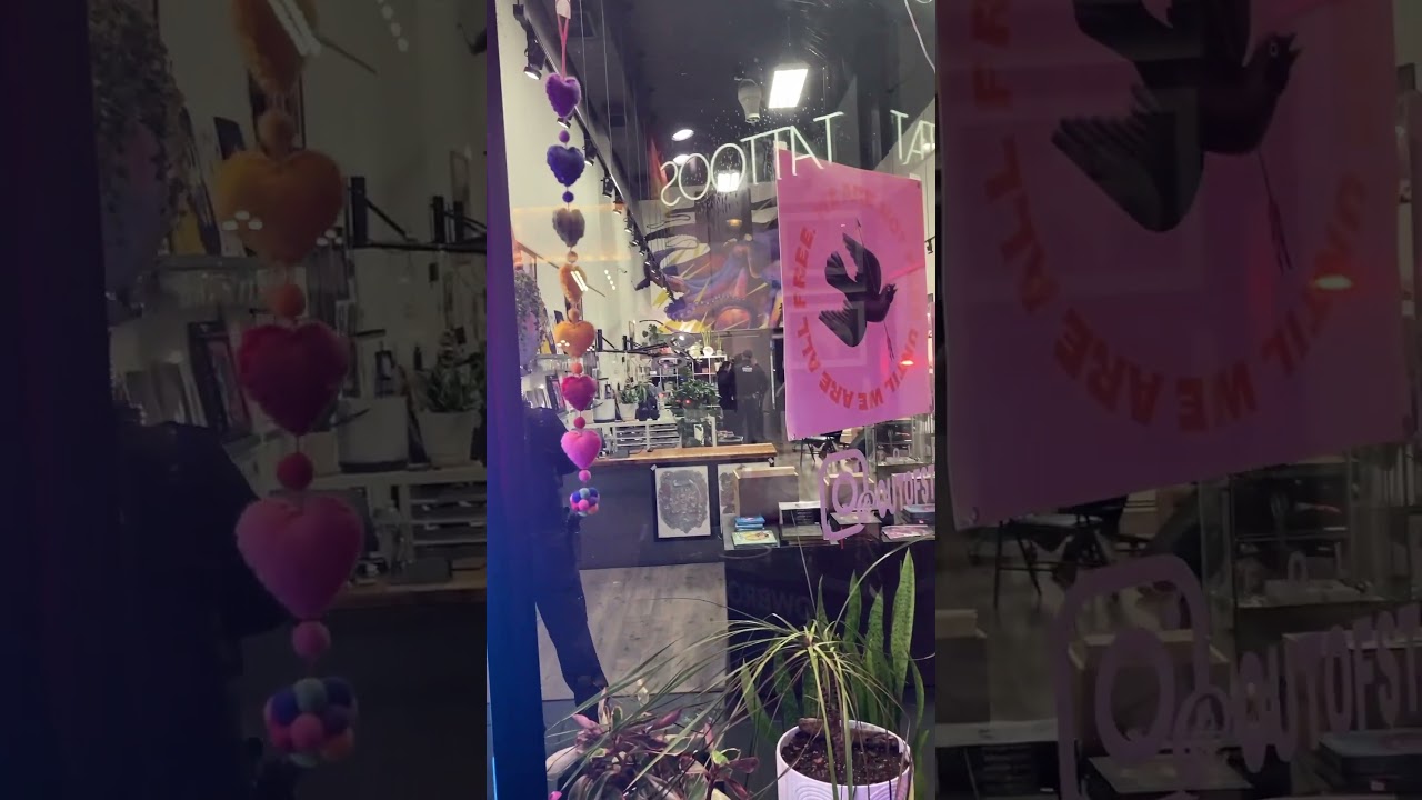 Downtown Eugene Stabbing at Tattoo shop #stabbing #eugene #oregon #police #crazy 12-10-23