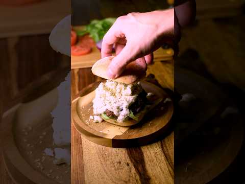 Tente ta chance avec la recette du Burger méditerranéen à la feta ...