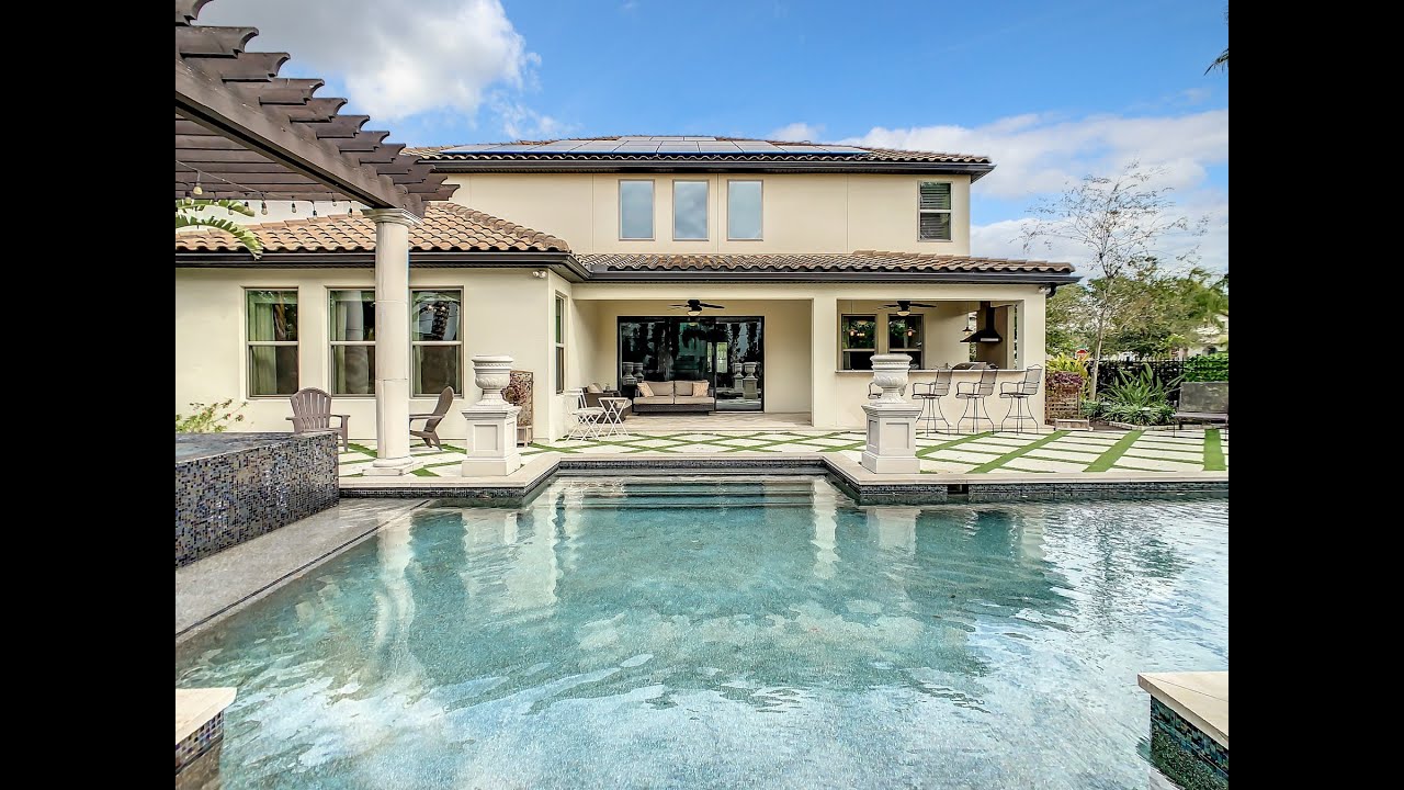 LUJOSA CASA MEDITERRANEA DE ESQUINA PARA LA VENTA 13596 Gorgona Isle Dr, Windermere, FL 34786