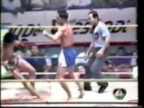 Khunpon Kaewsamrit vs. Panomtuan Lek