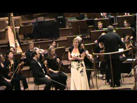 Listen – SIOBHAN STAGG