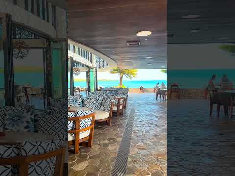Discover this beach bar in Fiji with 360 ocean views! ????