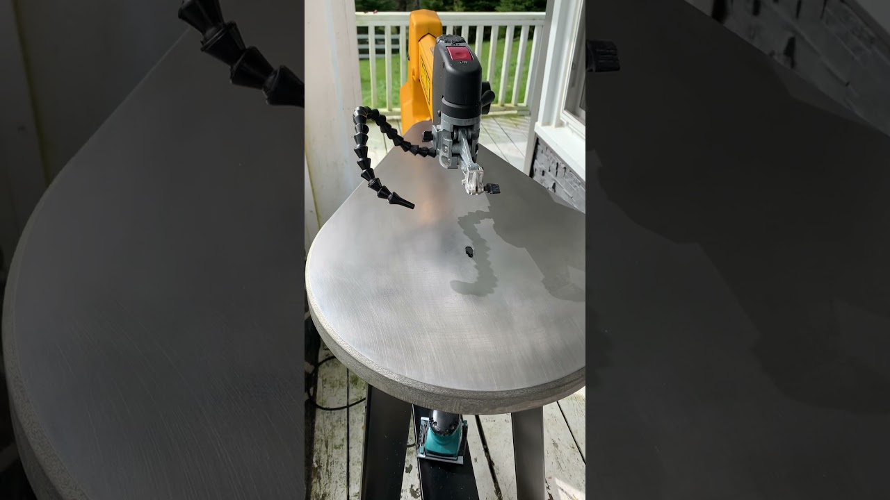 Restoring rusty scroll saw deck BEFORE & AFTER  #diy #scrollsaw #woodworking #restoration #shorts