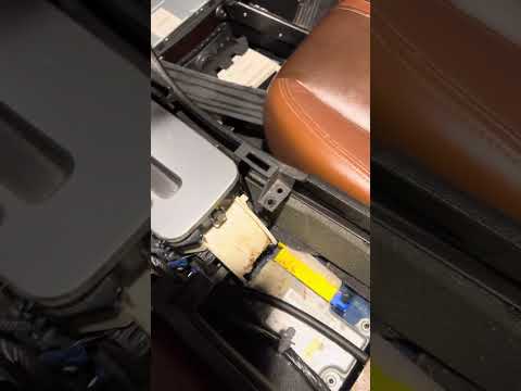 07 Saturn Aura airbag module (SBM) location