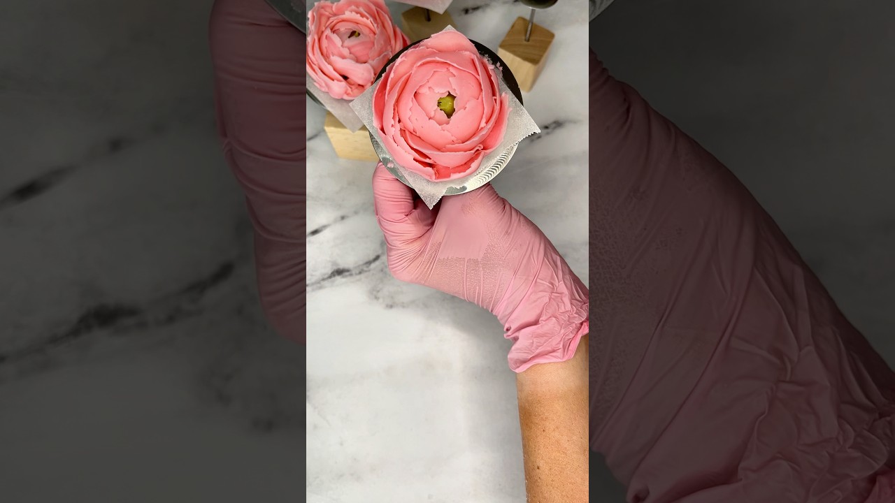 How to pipe a peony using tip 122! #peony #peonycupcakes #bake #shorts #cupcakes #buttercream