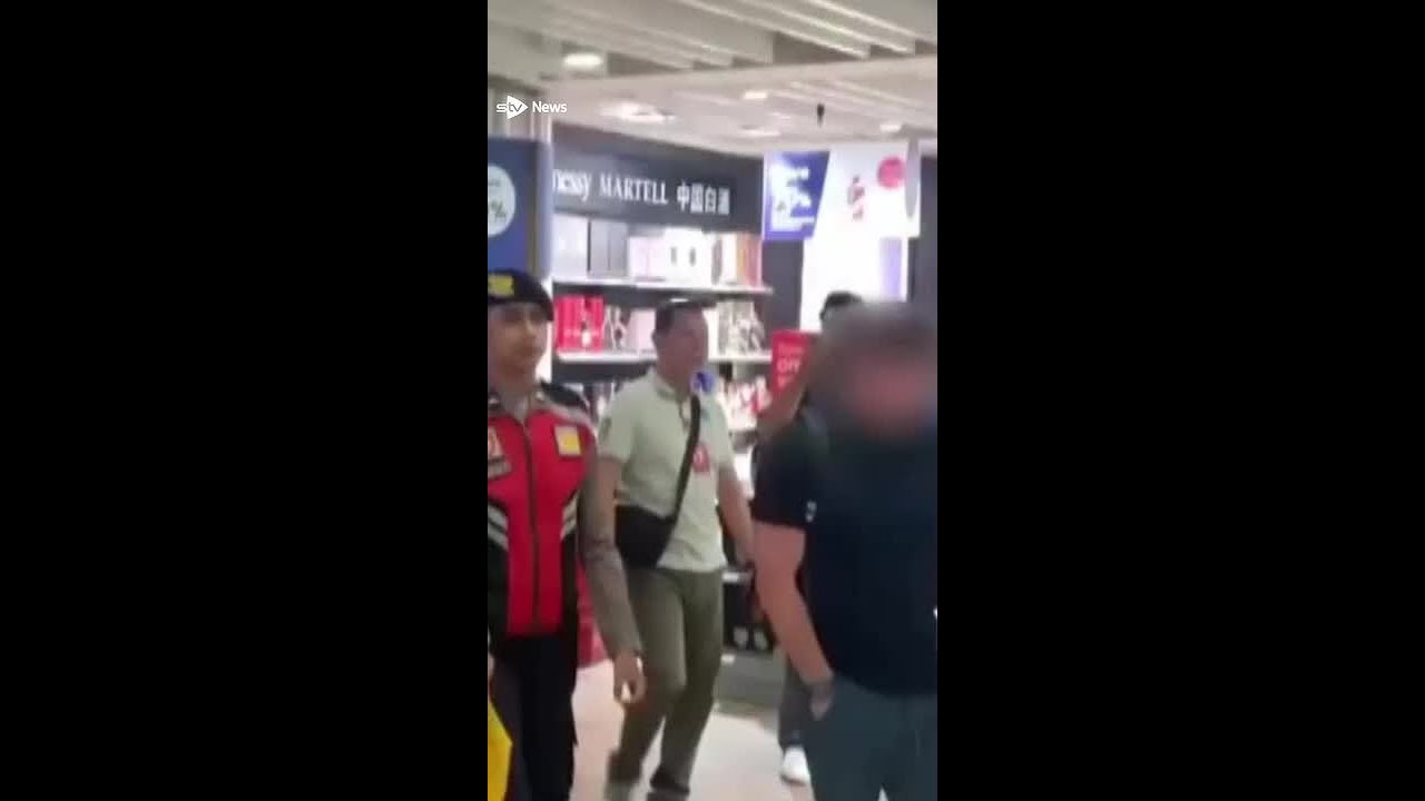 Scottish crime boss Steven Lyons paraded by Indonesian police