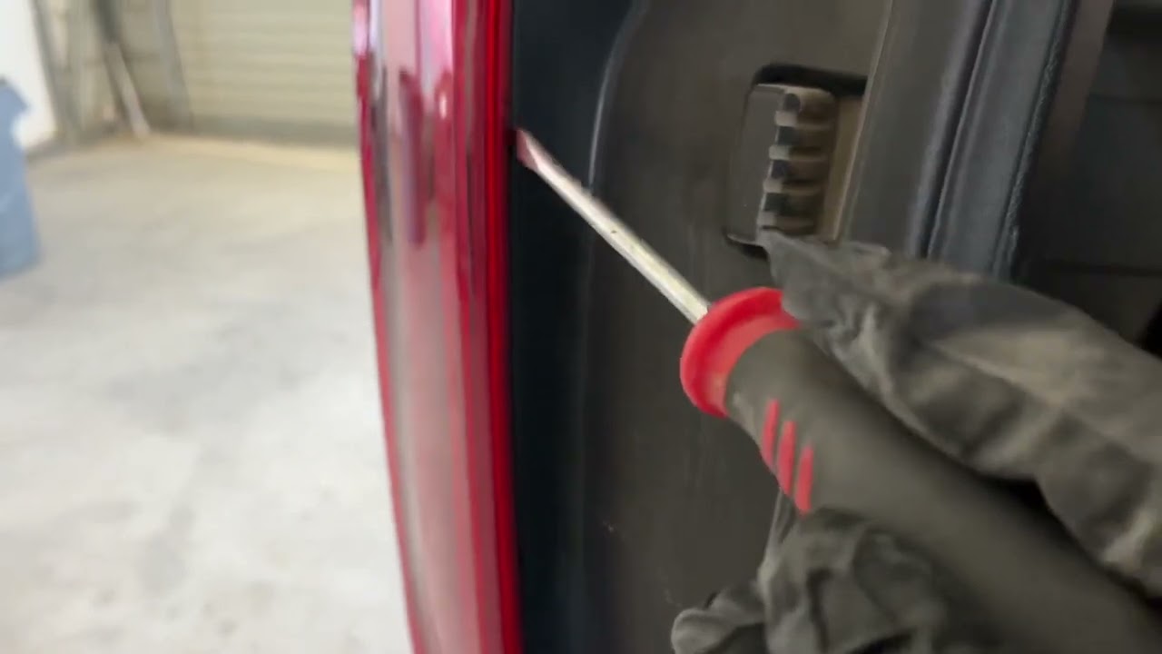 Change your Kia Telluride Tailight under 1 minute.