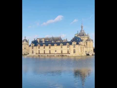 How many French castles are in France?