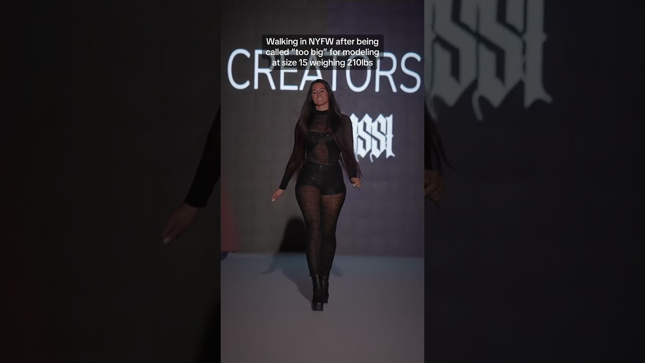 Finally some plus size model representation at New York Fashion Week!👏👠 #bodypositivity #plussize #n