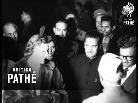 Countess Mountbatten Arrives In New Delhi (1956)