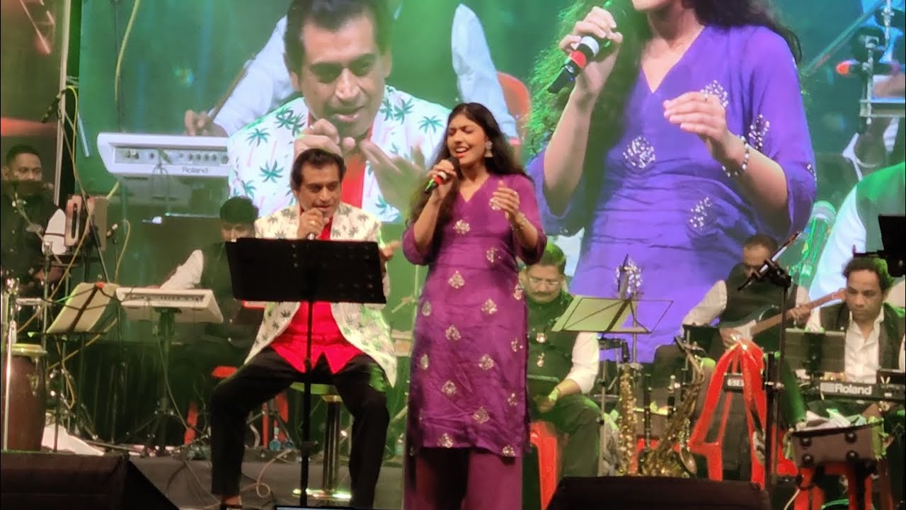 Amit Kumar & his daughter Muktika Ganguly singing 