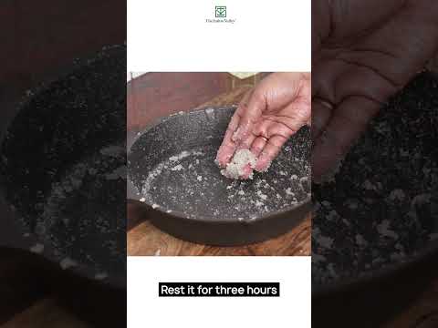 Watch how a simple trick can prevent your cast iron/Iron cookware from making food black.