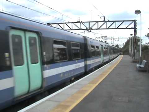 Class 315 315809 at Seven Sisters