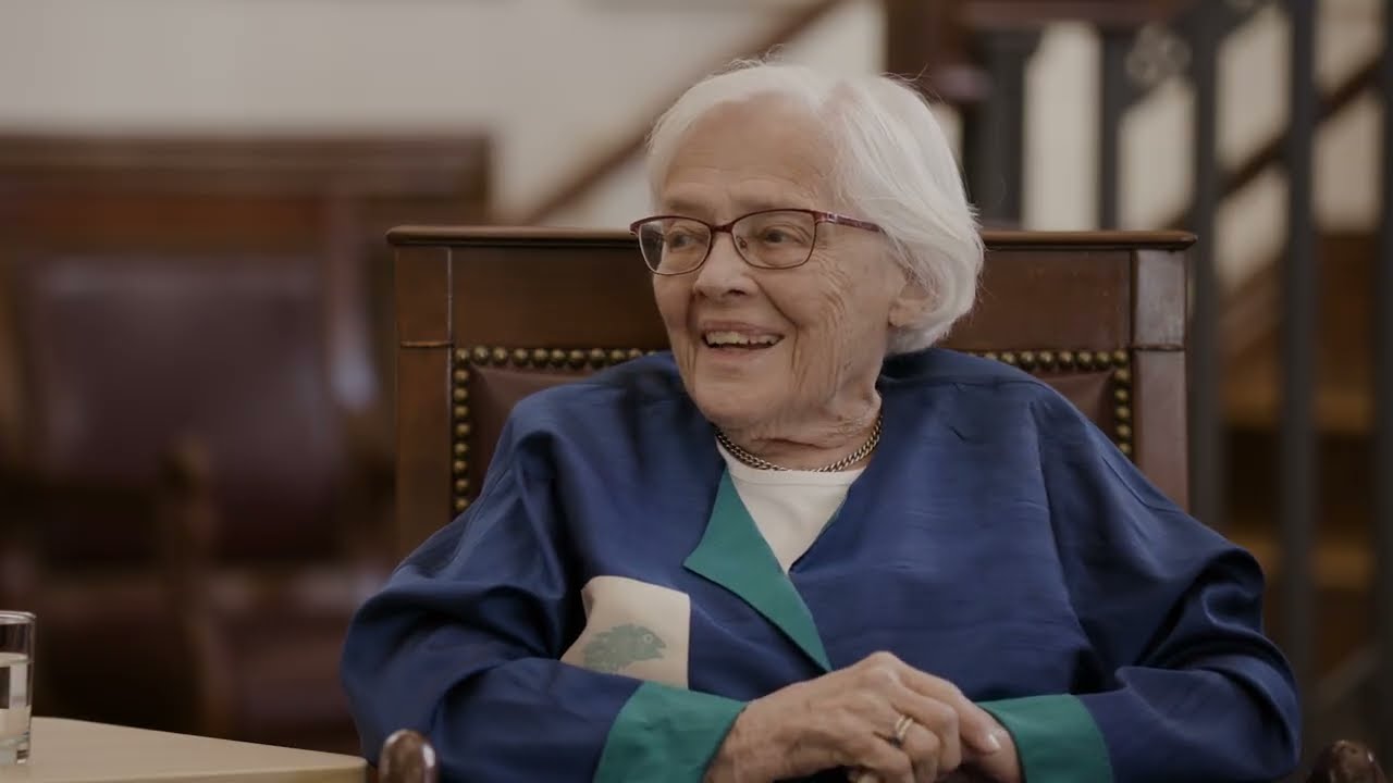 Membuka Pintu: Sebuah Percakapan dengan Dr. Eleanor Shore