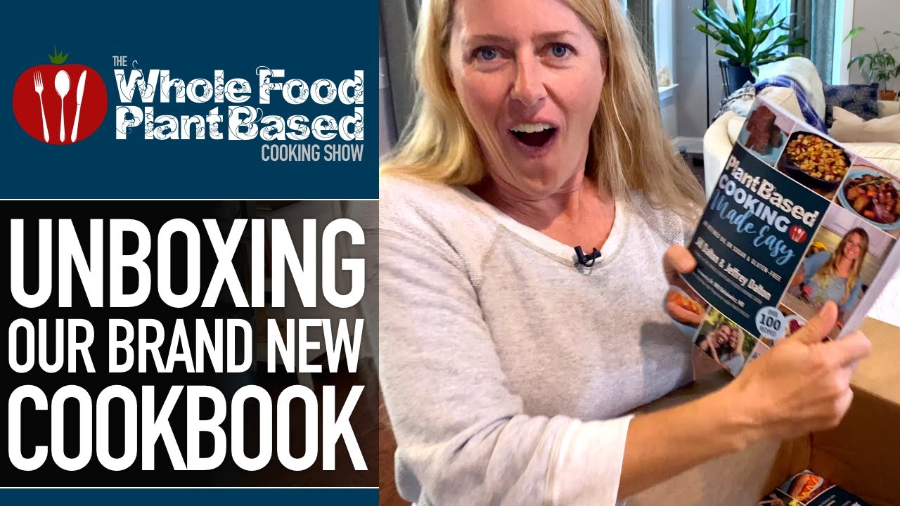 COOKBOOK UNBOXING ❤️ Our new cookbook just arrived from the publisher!