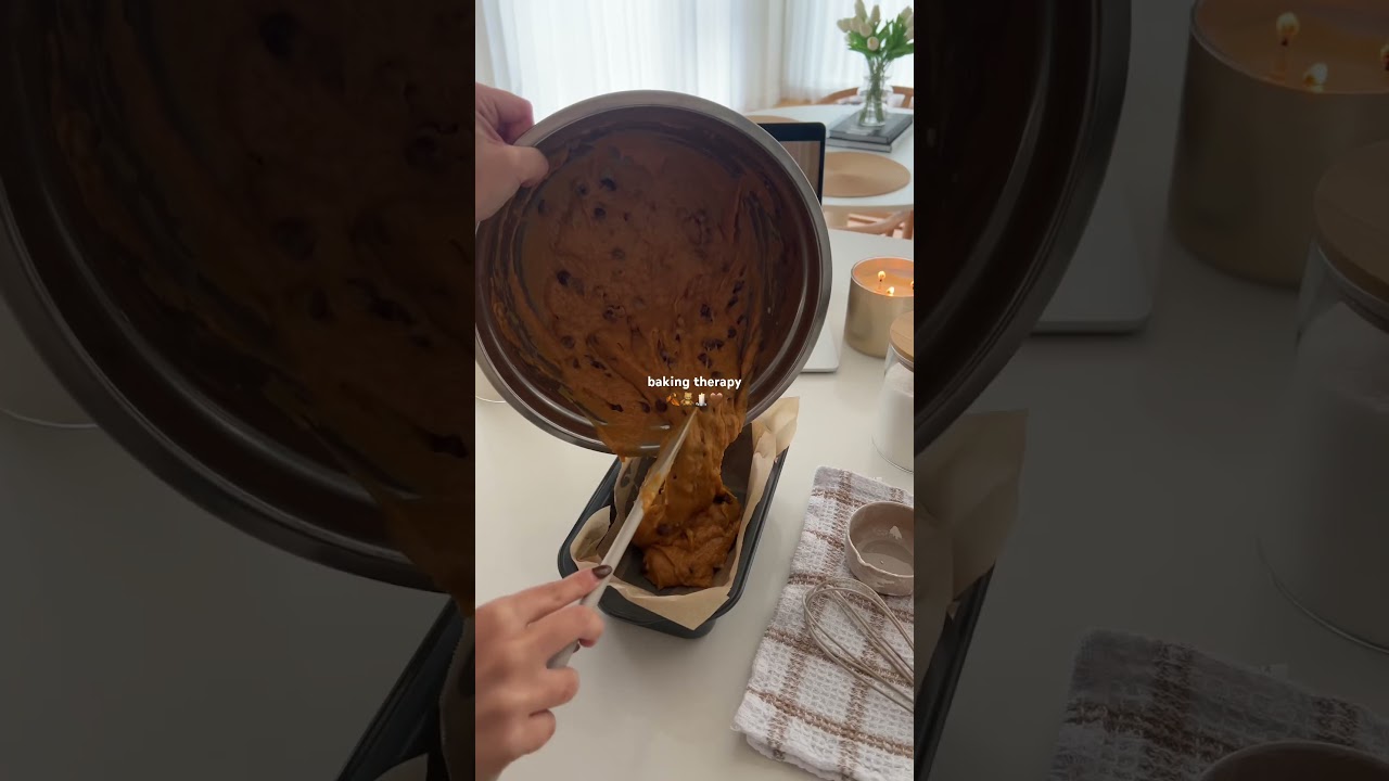 fall baking & Gilmore girls🤎🍂 #fall #autumn #baking #fallbaking #fallaesthetic #gilmoregirls