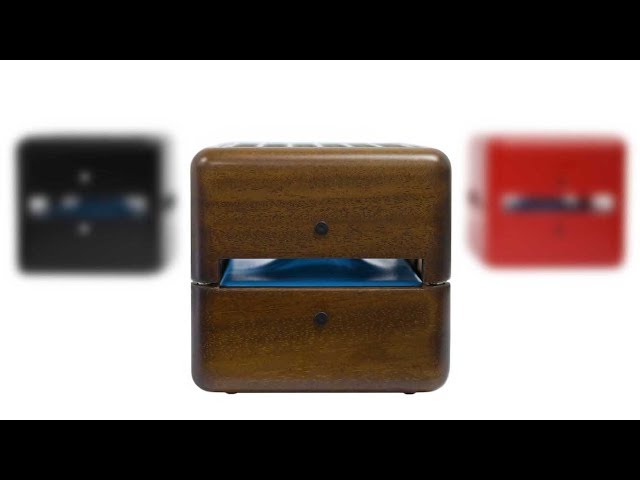 Portable AC unit uses gel-filled ice pack to cool small spaces