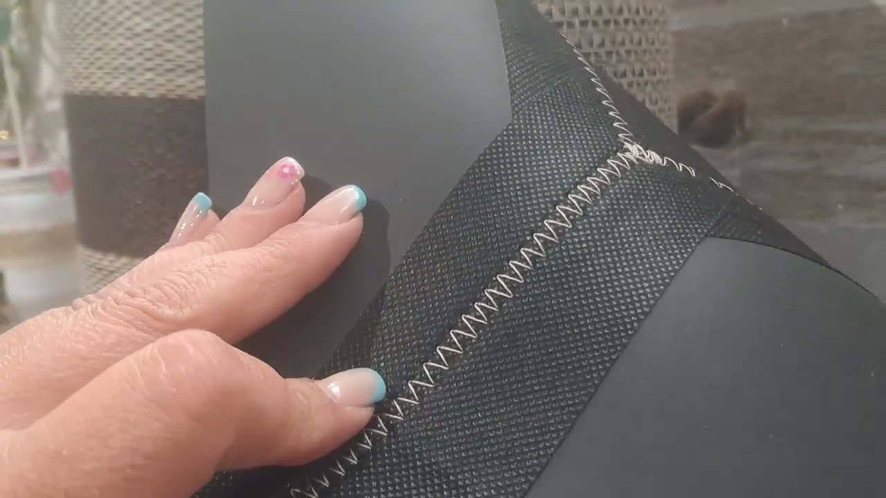 Todo lo que debés saber antes de comprar una alfombra de vinilo. Diferencia entre deblón y teplon.