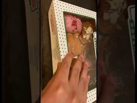 Krispy Kream #2022 #donuts #krispykreme #food #sweet #dessert #yummy