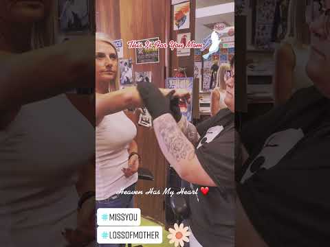 Tattoo Tribute: A Touching Remembrance for Mom#TattooTribute #MemorialTattoo #InkedMemory