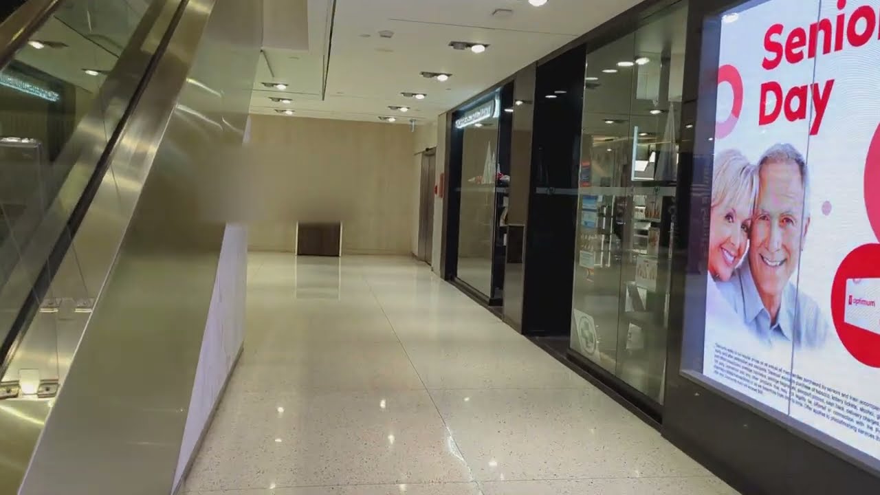 Walk with me ! We walked the Cumberland Center and Manulife Center in #toronto  #canada