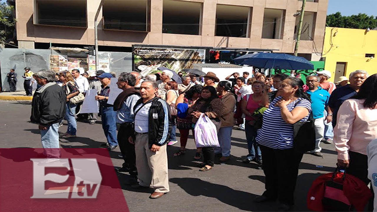 Trabajadores de la CDMX protestan contra recibo de nómina electrónico / Francisco Zea