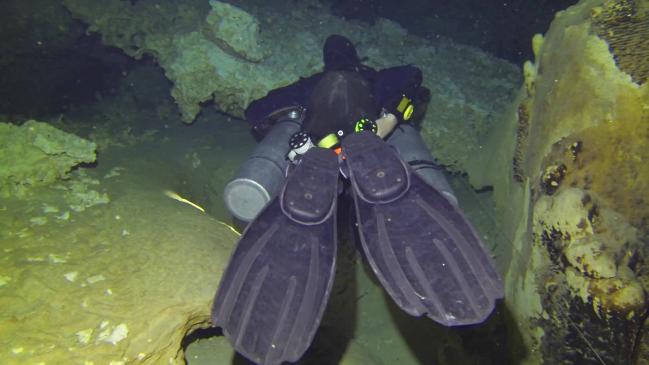 Cenote Minotauro, Side Mount cave diving